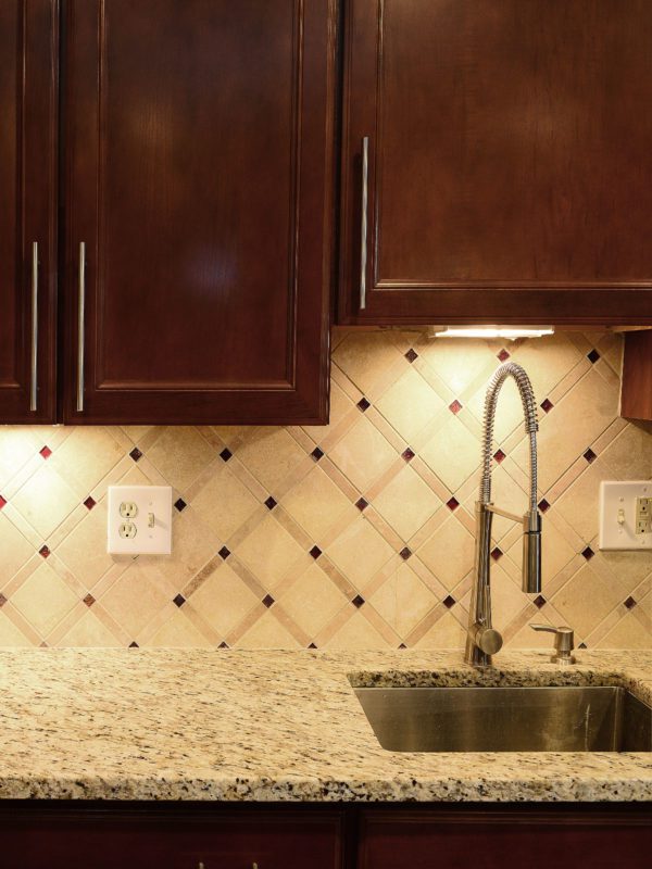 73+ Brown Backsplash Ideas - ( A Traditional? ) Classy Brown Ideas!
