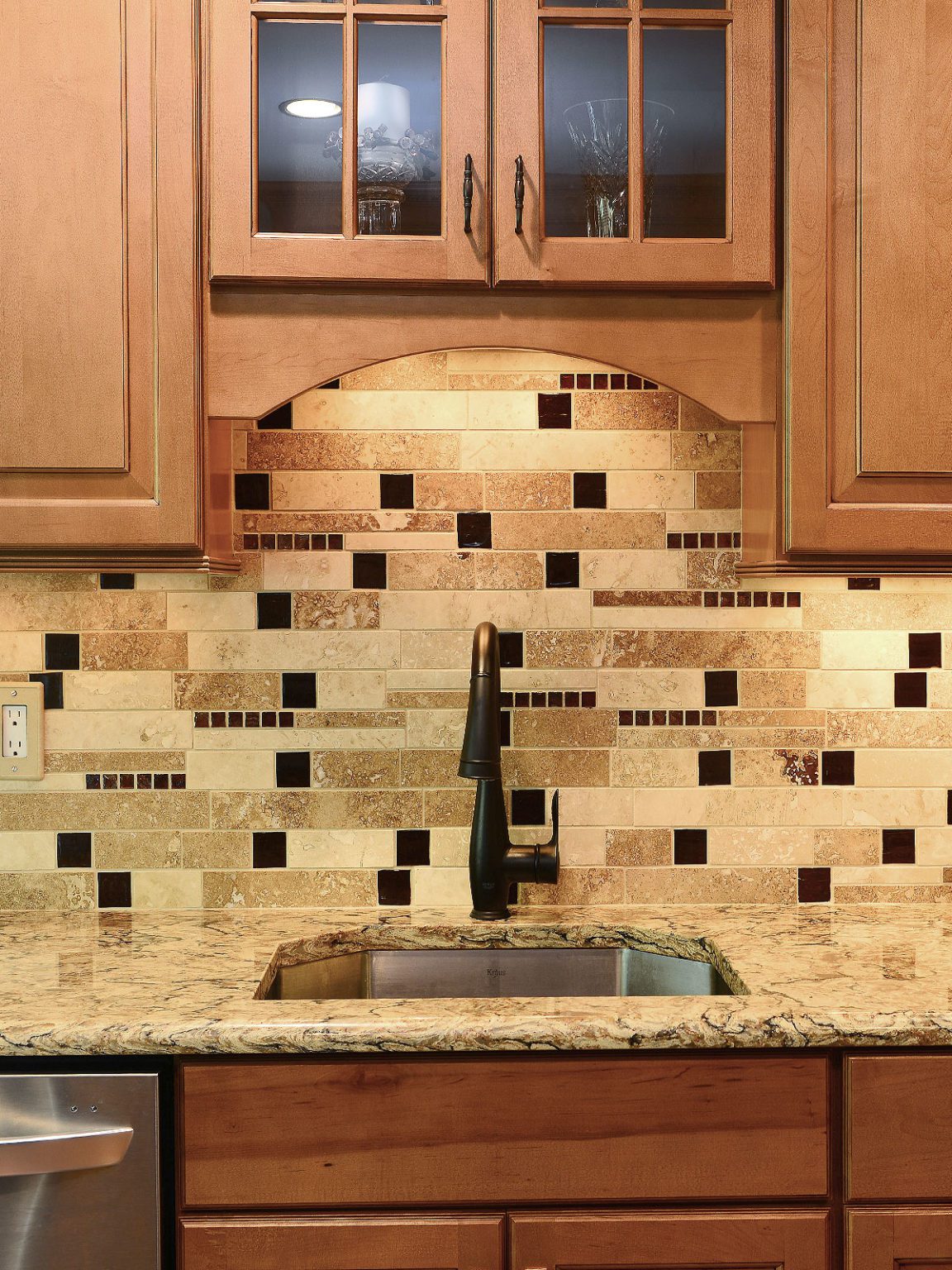 73+ Brown Backsplash Ideas - ( A Traditional? ) Classy Brown Ideas!