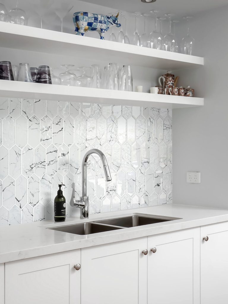 White Marble Look Glass Picket Mosaic Backsplash Tile