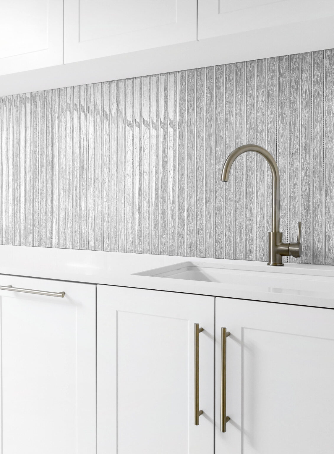 Shimmery White Glass Modern Backsplash Tile