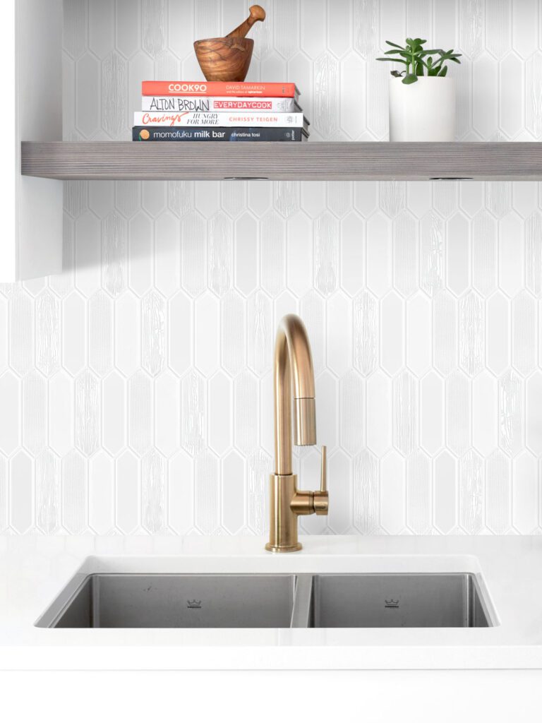 Pearl Glass Picket Design Backsplash Tile ( Unique Pearl Glass )