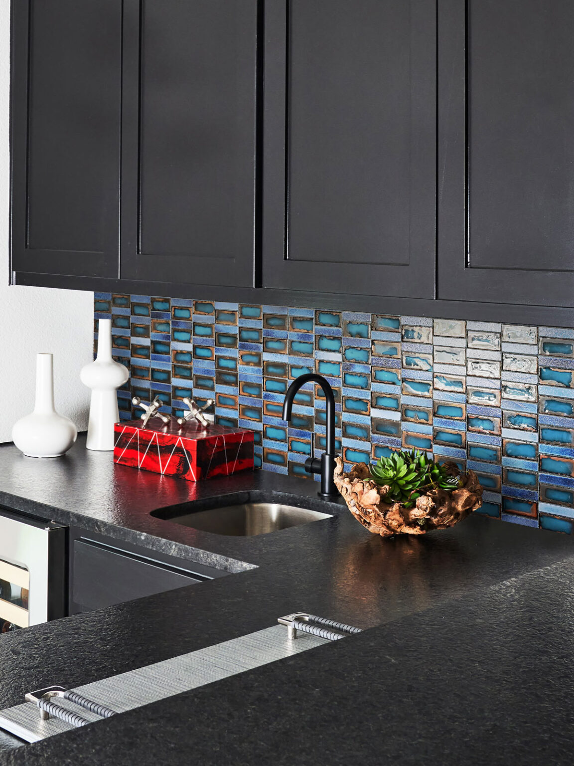 15+ How to Install Subway Tile Backsplash (STEP BY STEP)